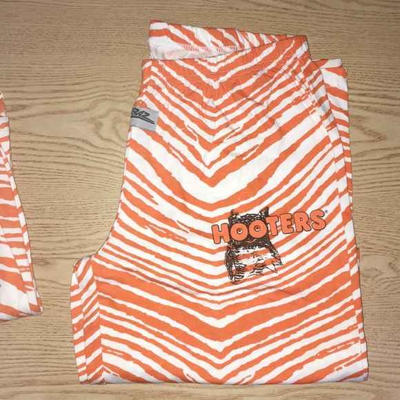 Hooters | Pants & Jumpsuits | Bin 1 New Hooters Girl Rare Vintage ...